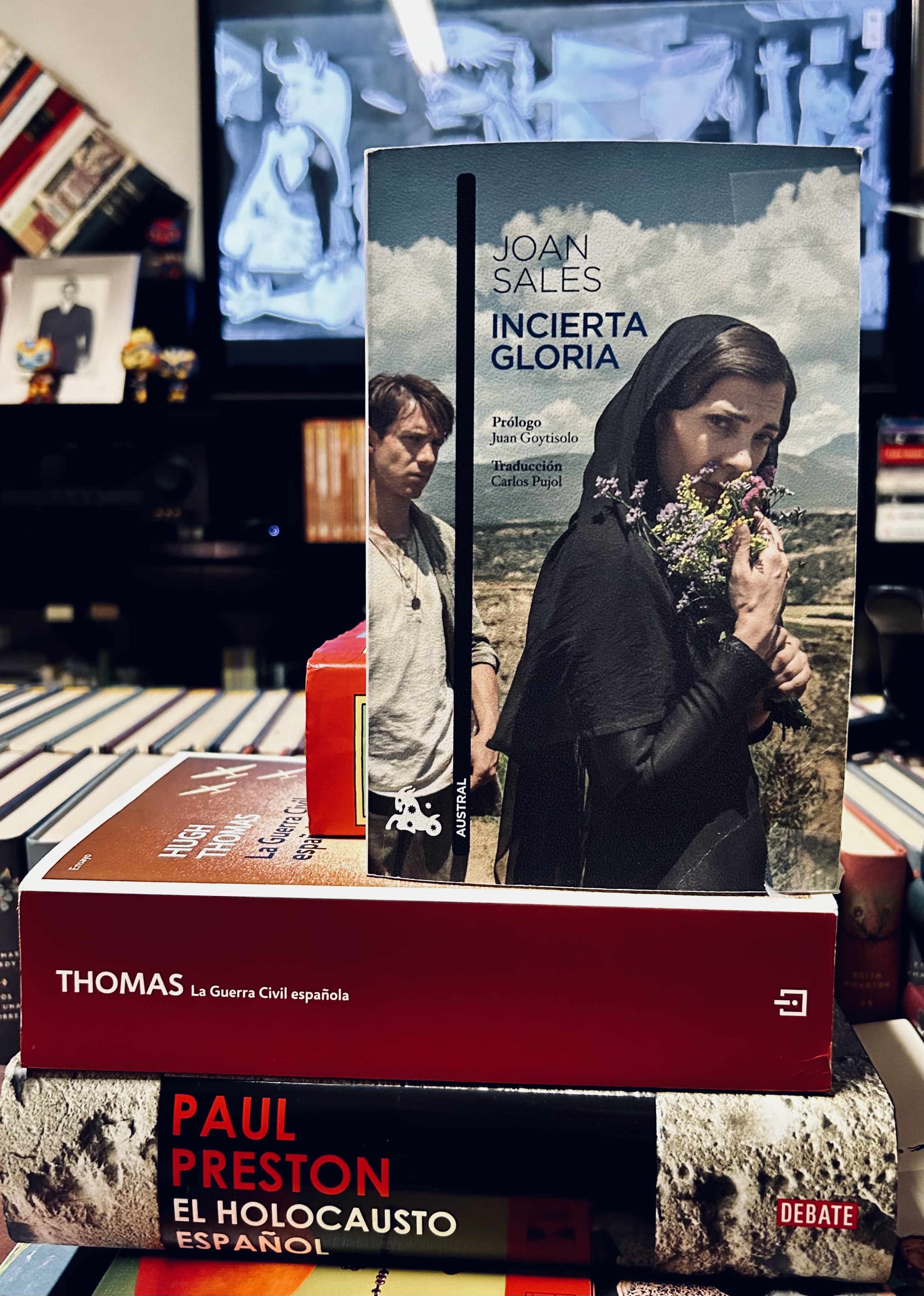 “Incierta gloria”, de Joan Sales – Estrategia, libros y poder en sintonía